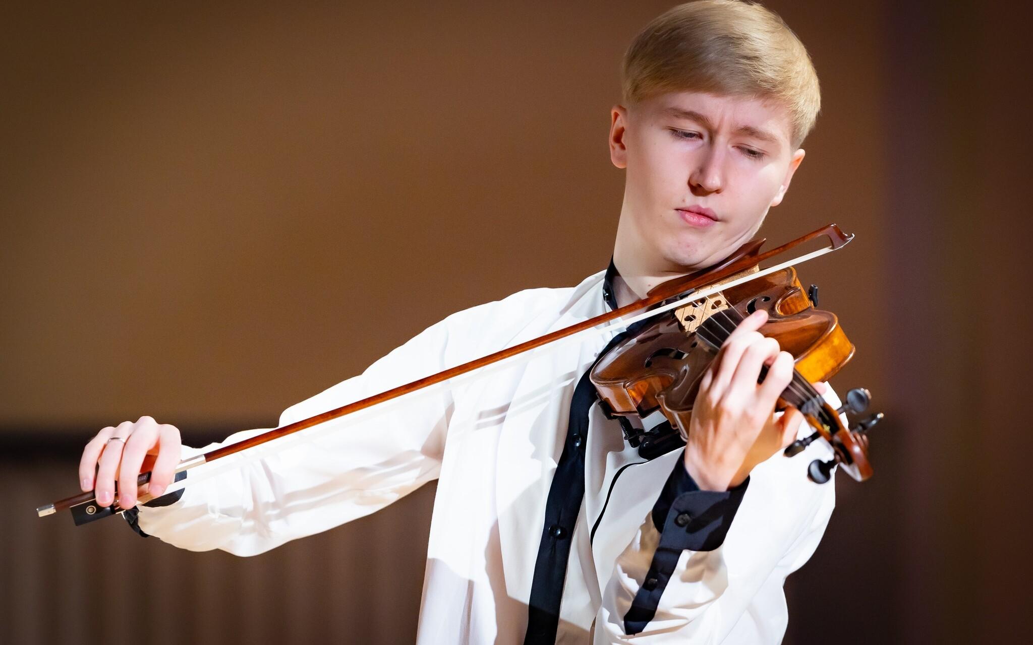 A New Voice, Estonian Violinist Hans Christian Aavik Named Musician of ...